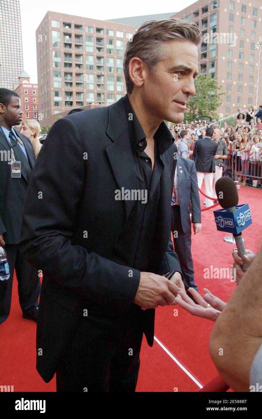 Oceans Thirteen Chicago Premiere. Celebrities attending included George ...