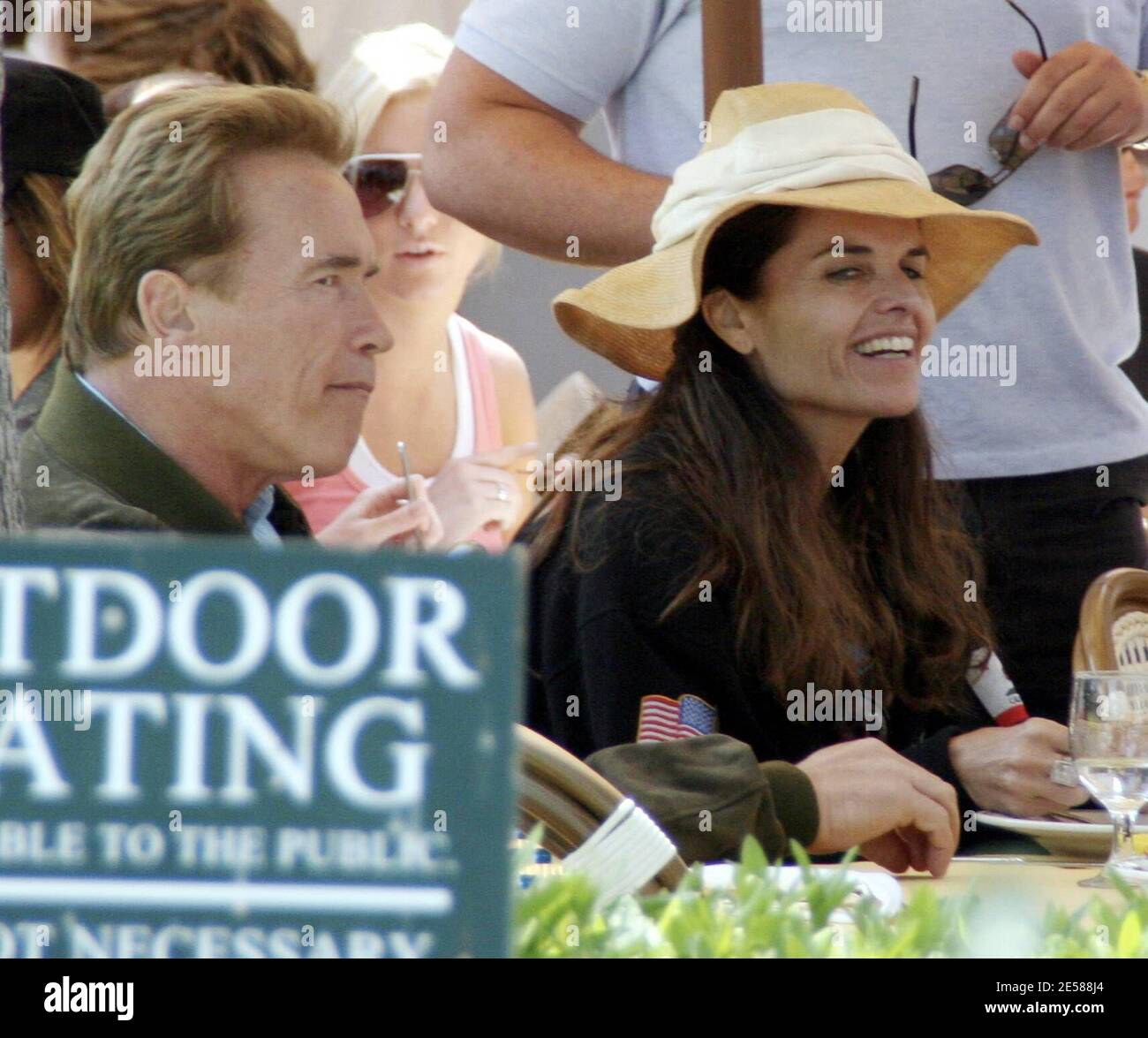 Governor Arnold Schwarzenegger and wife Maria Shriver have a cozy lunch ...