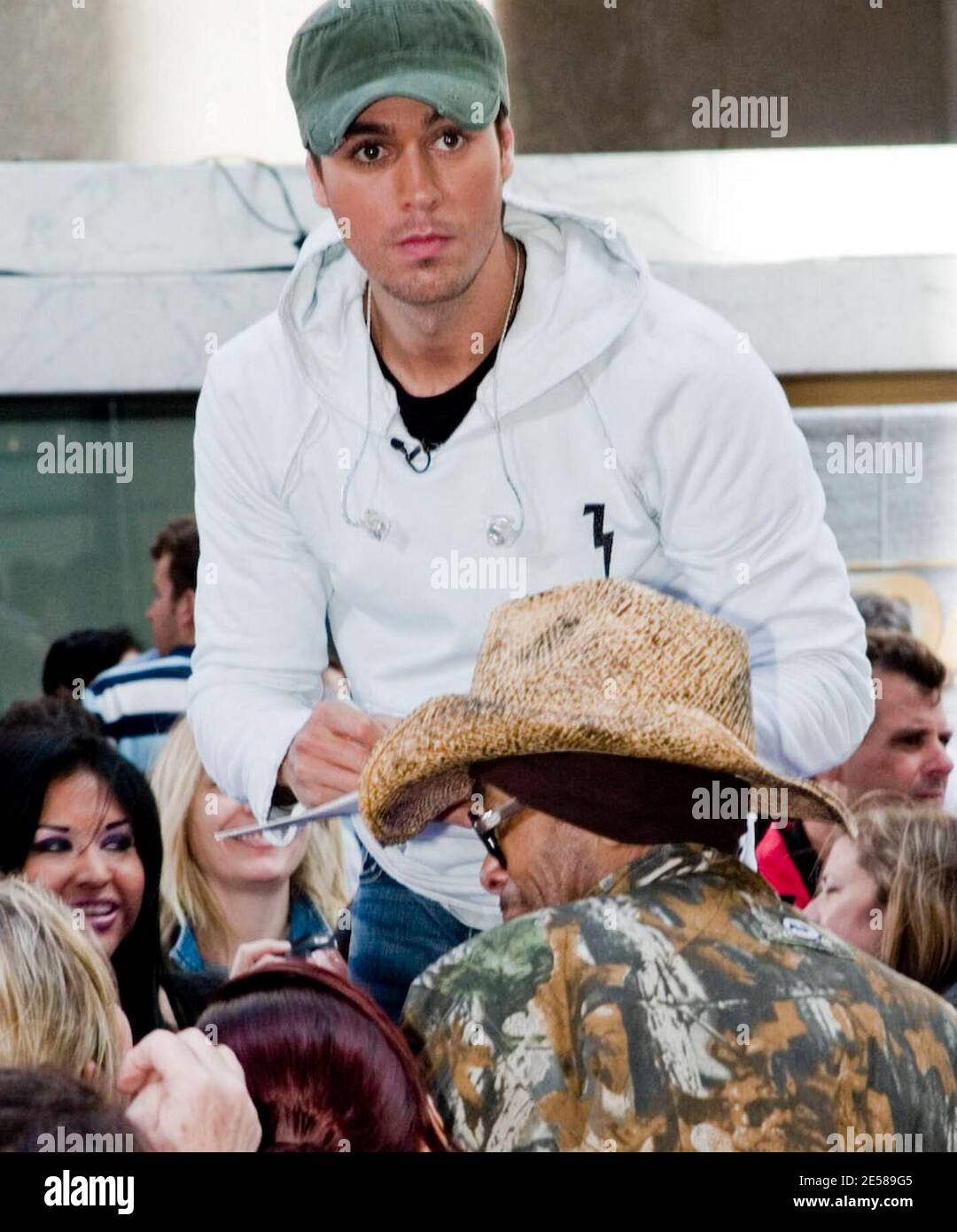 Latin heartthrob singer Enrique Iglesias performs on the Today Show in ...