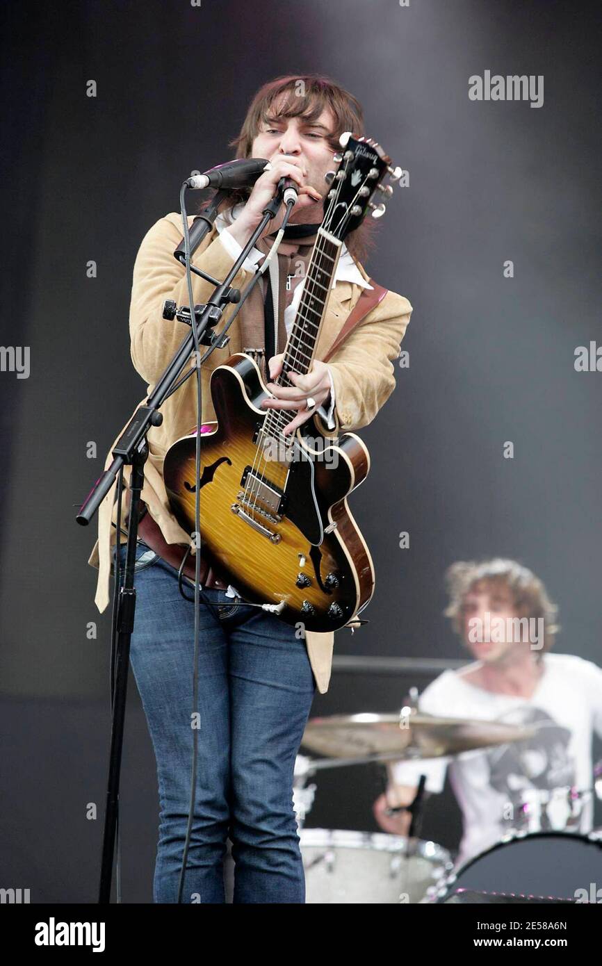 Australian band jet hi-res stock photography and images - Alamy