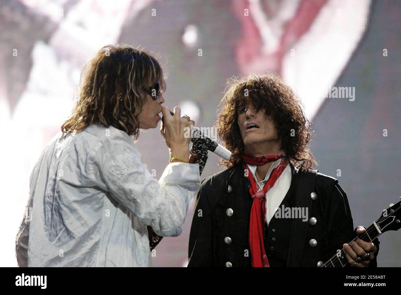 Steve tyler aerosmith hi-res stock photography and images - Alamy