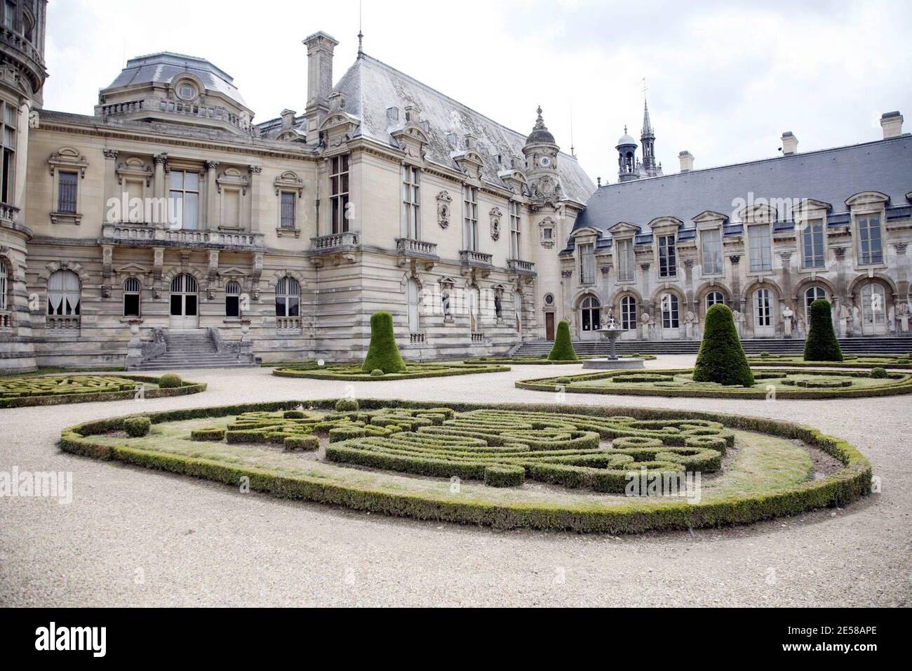 This it the ChŠteau de Chantilly where Eva Longoria will take her ...