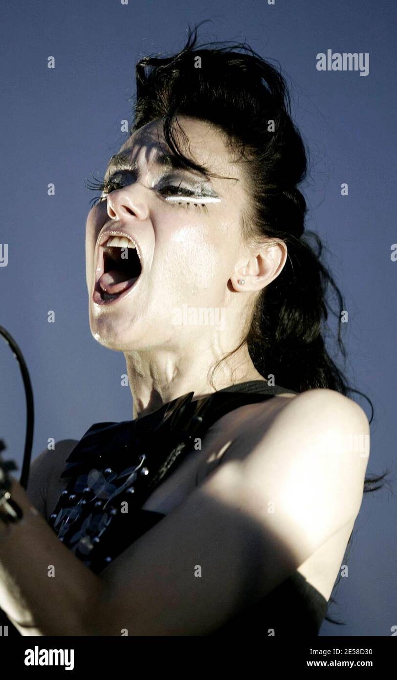 Kristeen young hi-res stock photography and images - Alamy