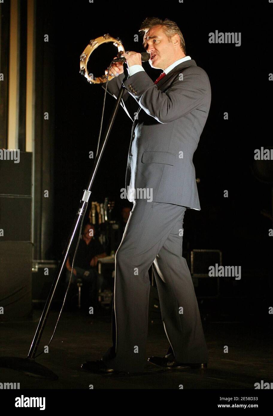 Morrissey singing hi-res stock photography and images - Alamy