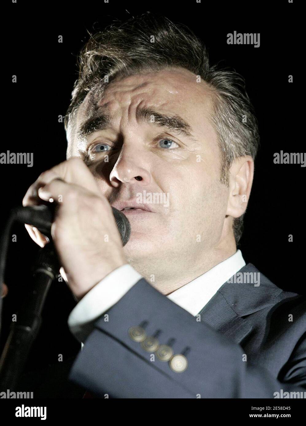 Morrissey singing hi-res stock photography and images - Alamy