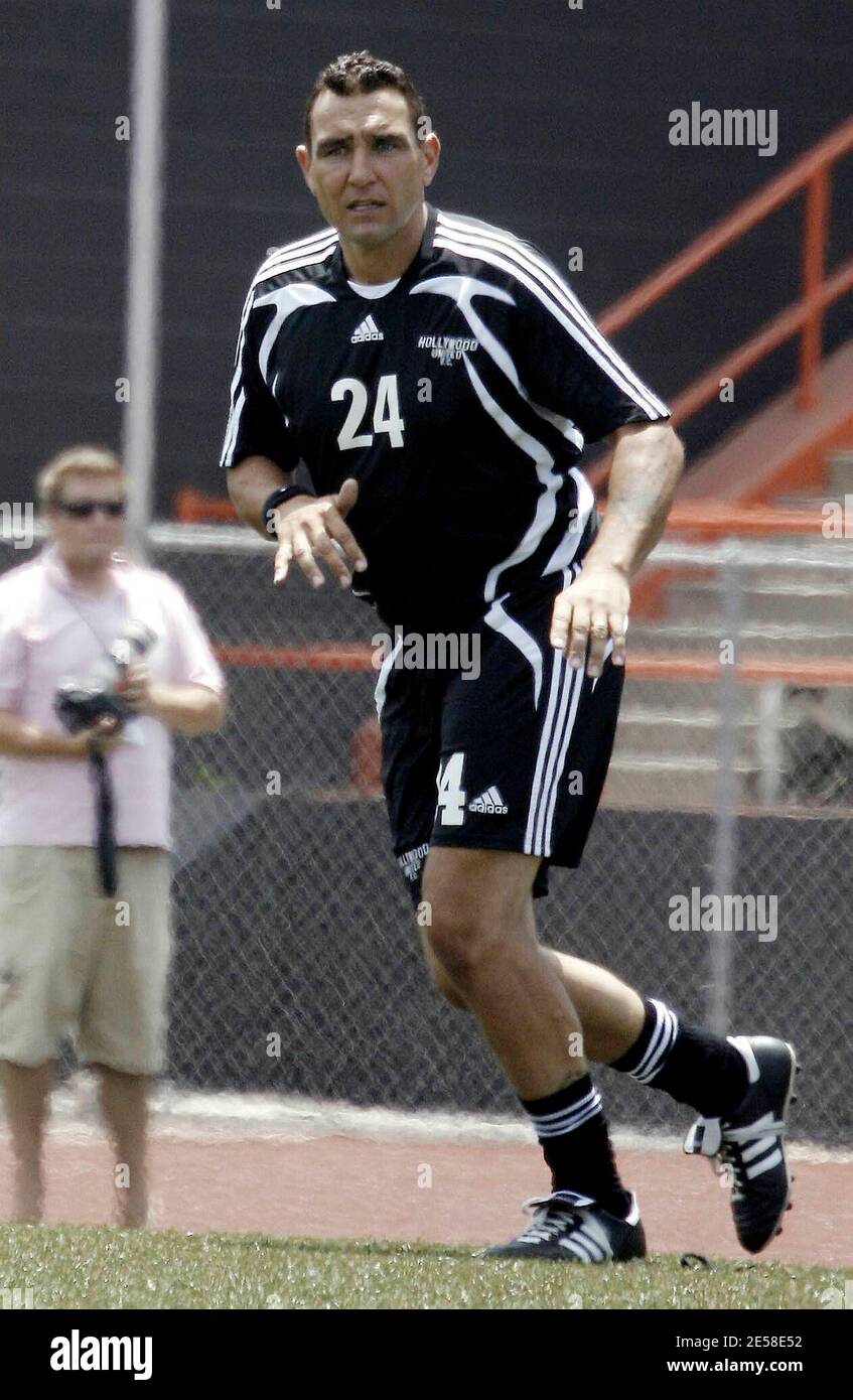 Vinnie jones soccer survivors celebrity hi-res stock photography and ...