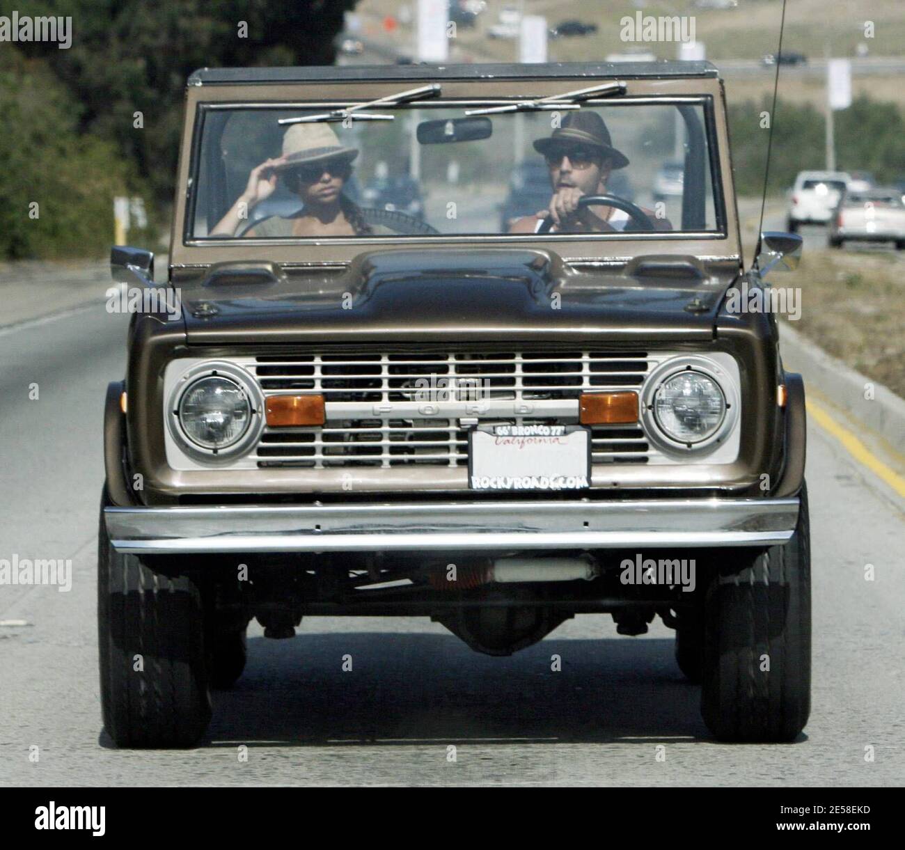 Exclusive!! Jeremy Piven and his girlfriend take a ride in Malibu ...