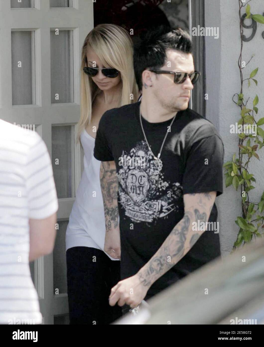 Pregnant Nicole Richie looks like she is blooming during a trip to the ...