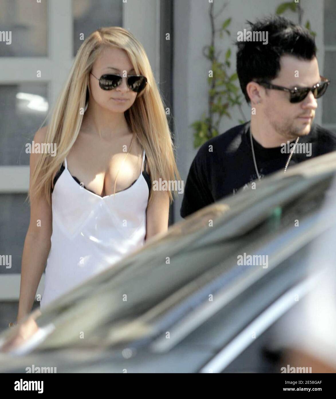 Pregnant Nicole Richie looks like she is blooming during a trip to the Neil George hair salon ...