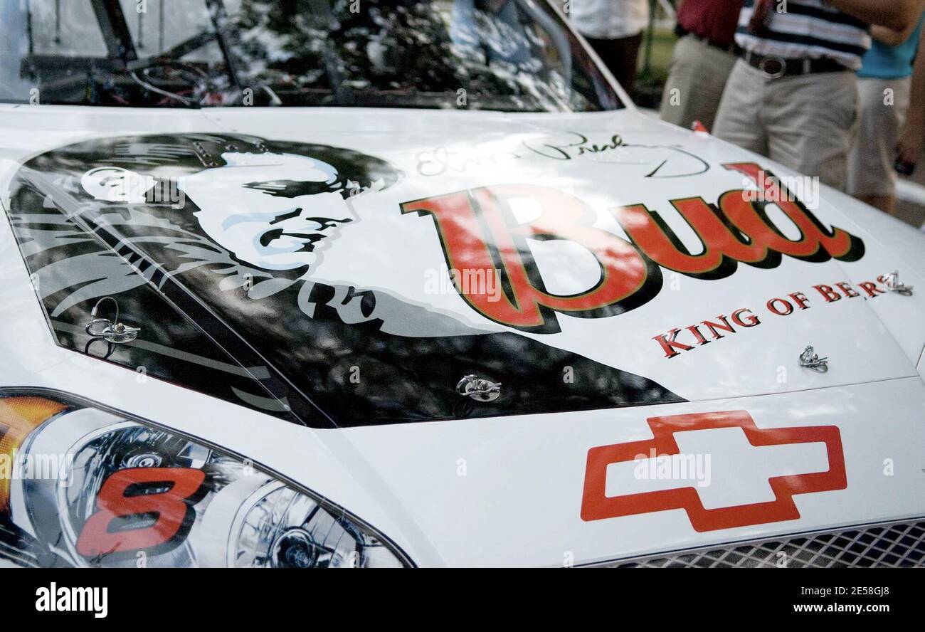 Dale Earnhardt Jr., along with his mother and grandmother, open the ...