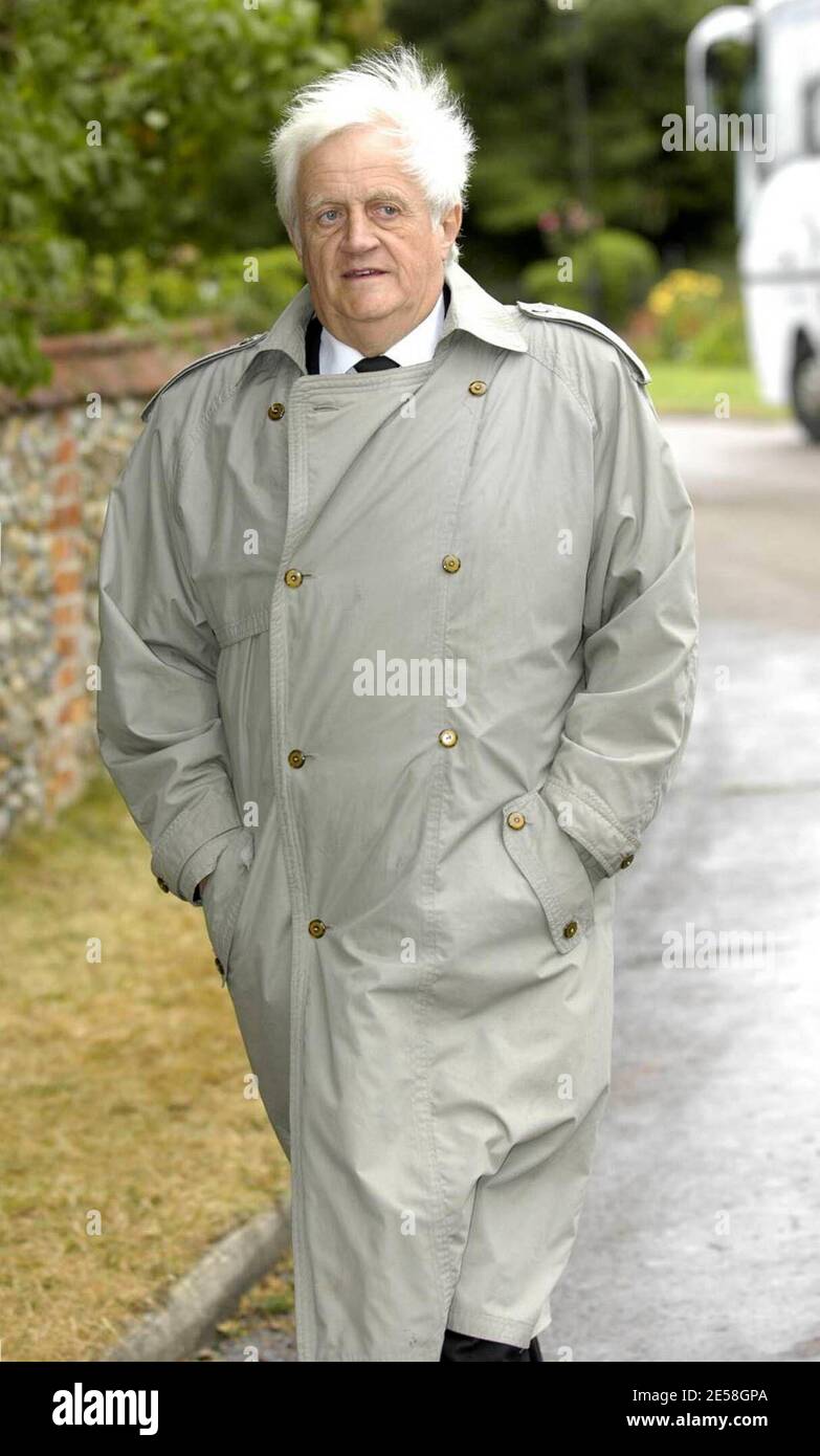 Comedian and eastenders actor mike reid with his wife hi-res stock ...