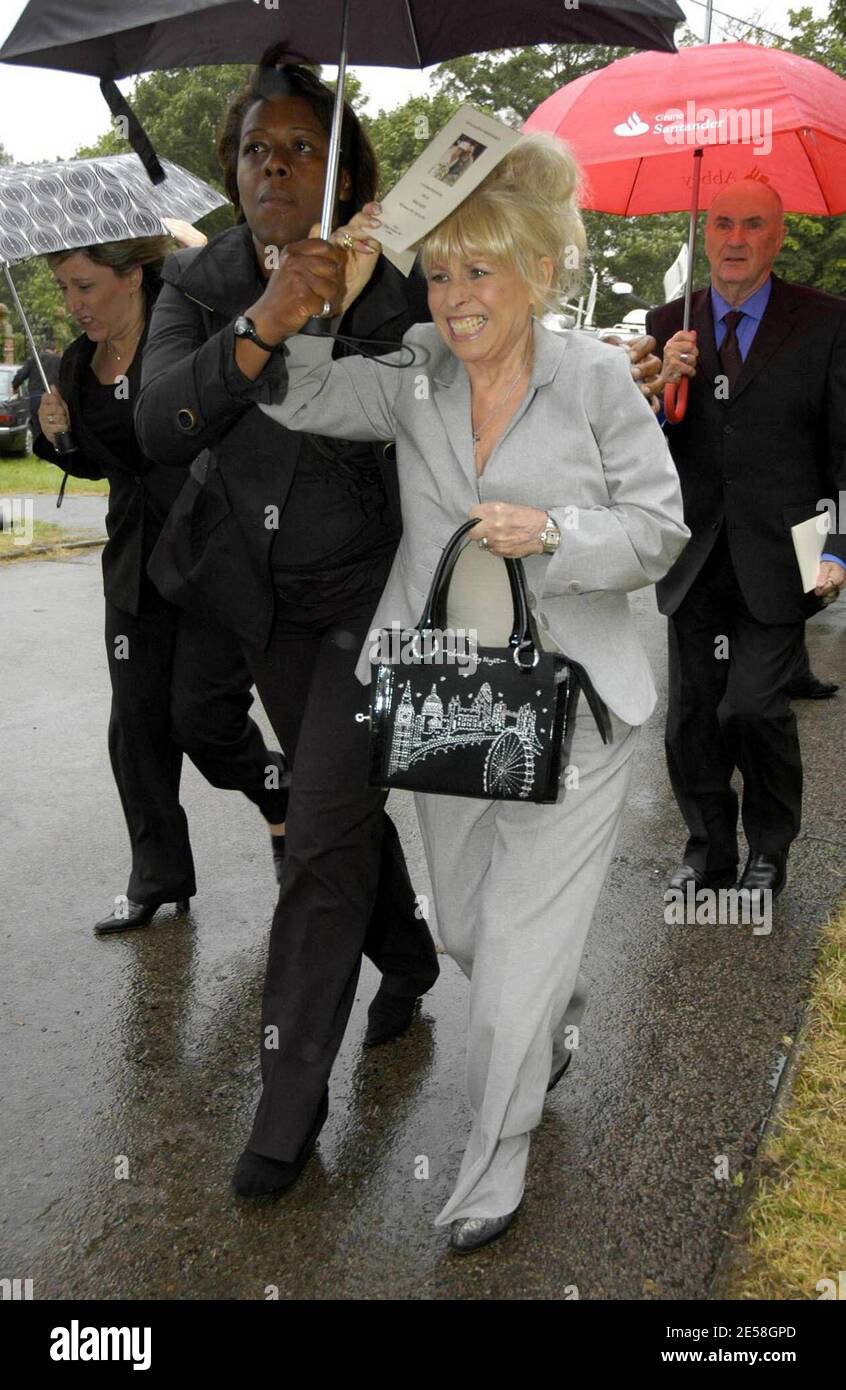 Mike reid funeral hi-res stock photography and images - Alamy