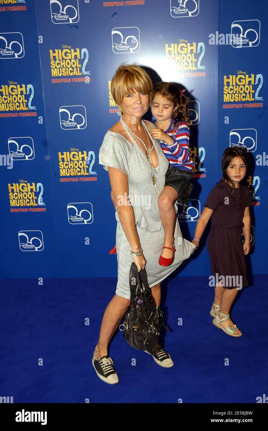 Patsy palmer and family hi-res stock photography and images - Alamy