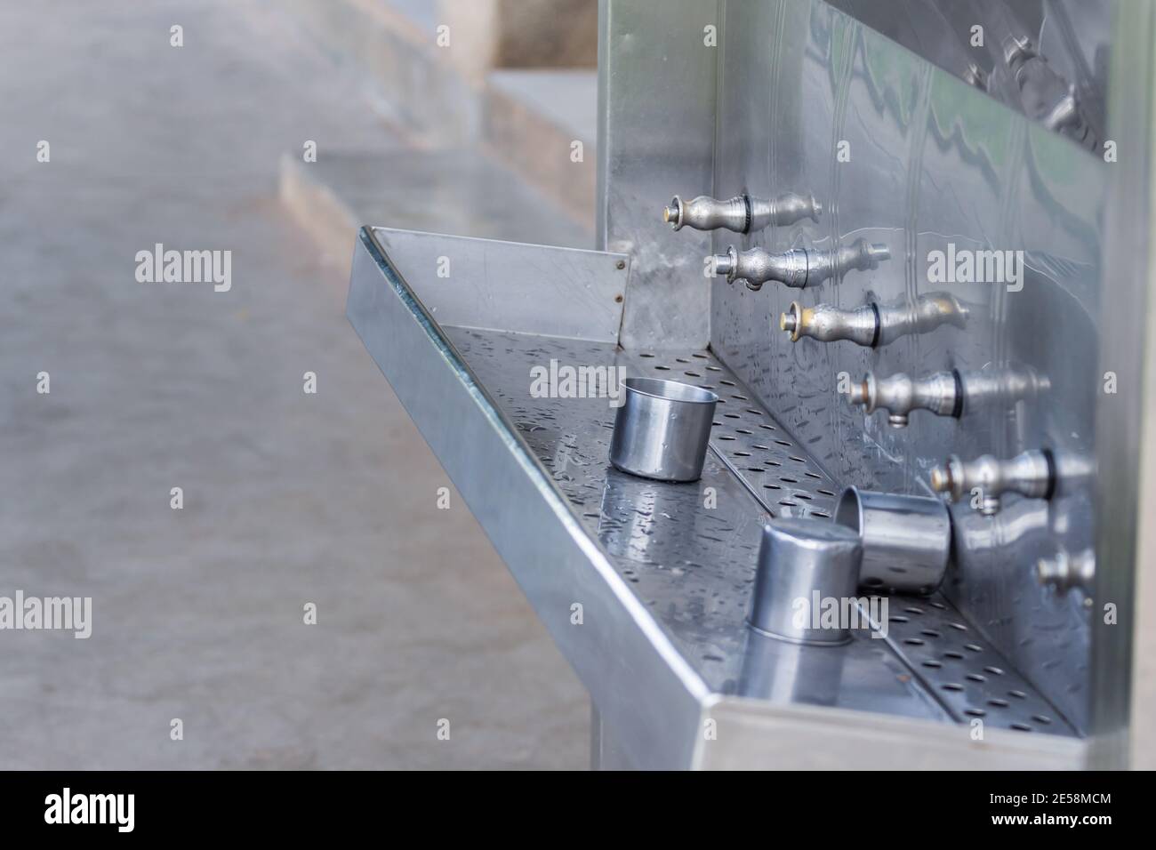 public drinking fountain machine Stock Photo - Alamy