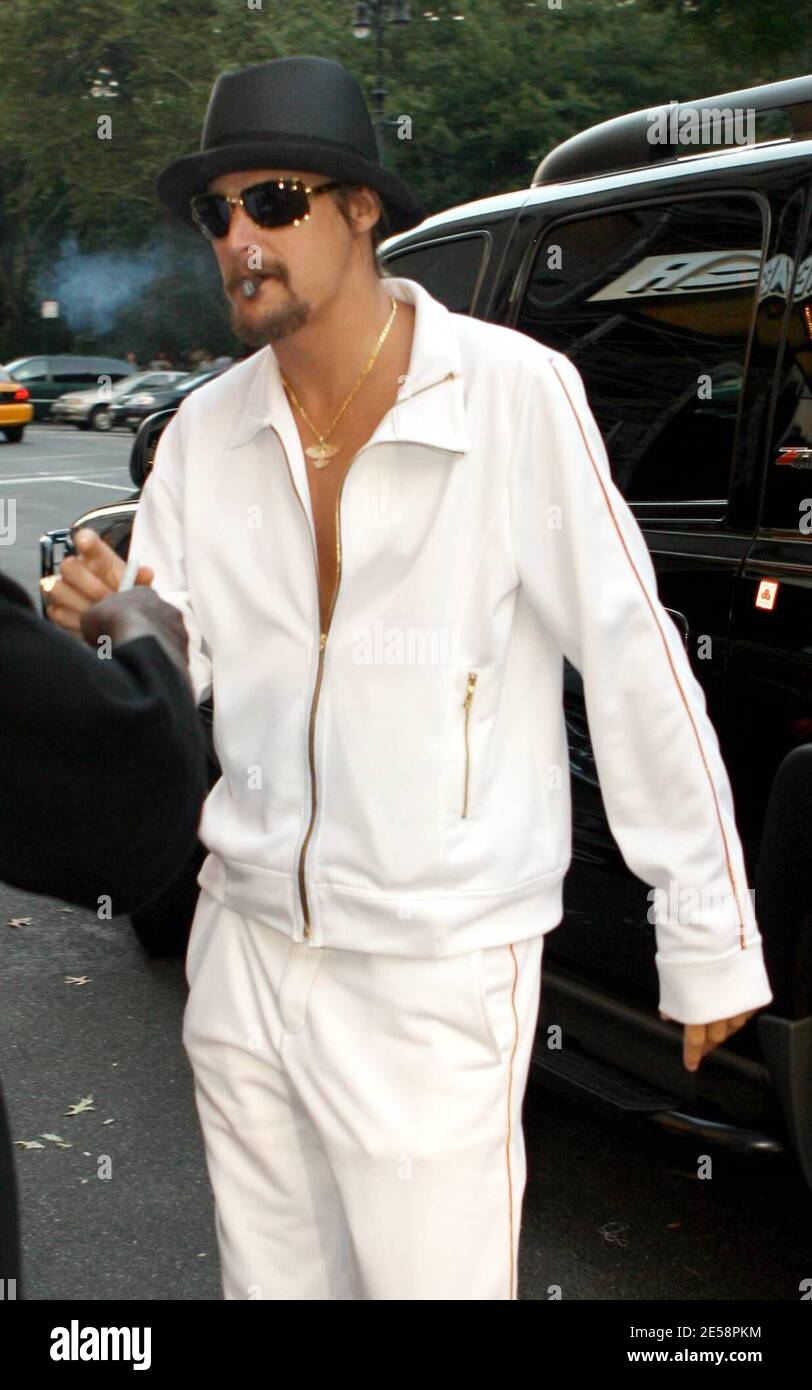 Kid Rock greets and takes photos with fans outside his hotel. New York ...