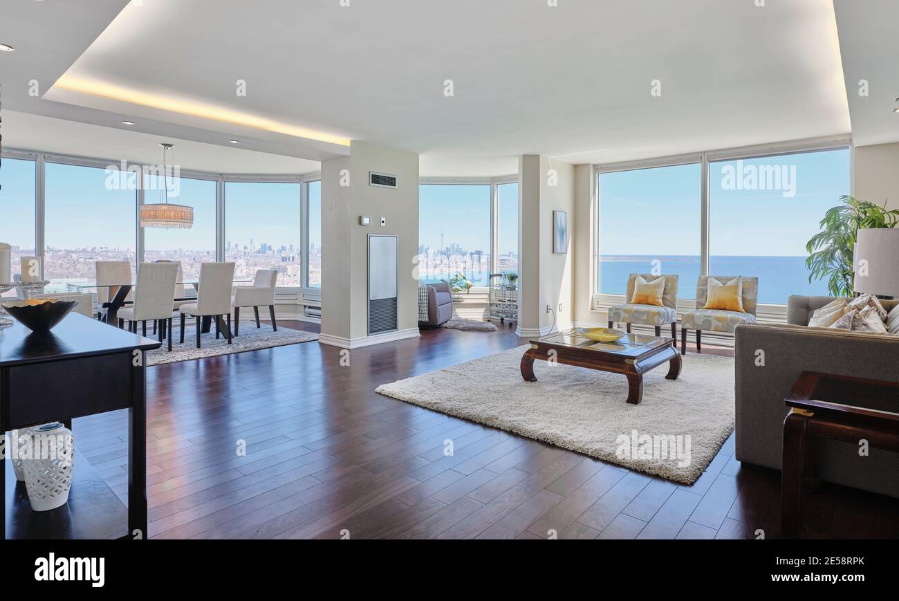 Toronto waterfront luxury condominiums Stock Photo - Alamy