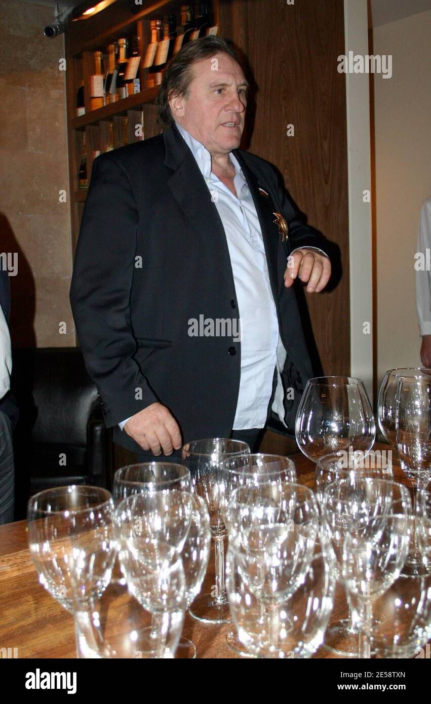 Gerard depardieu wine hi-res stock photography and images - Alamy