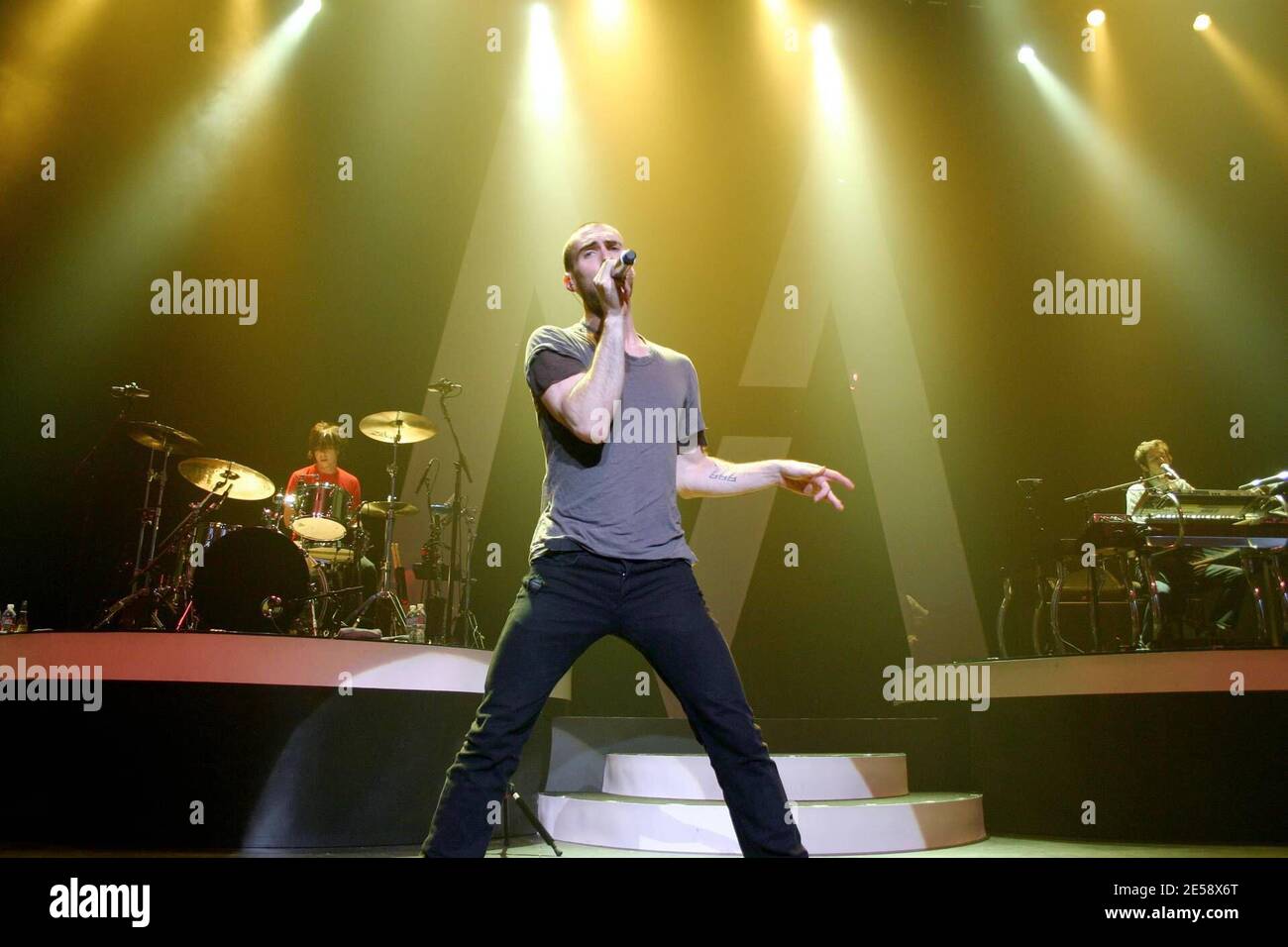 Pearl drums hi-res stock photography and images - Alamy