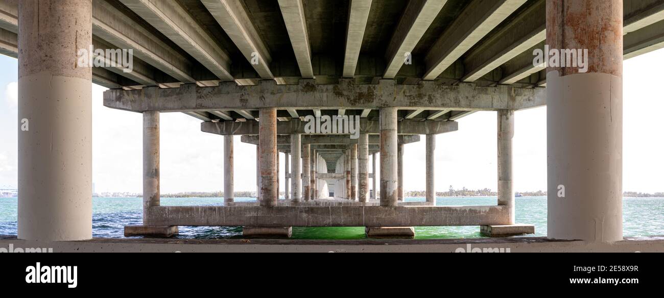 Bridge bottom view pillars hi-res stock photography and images - Alamy