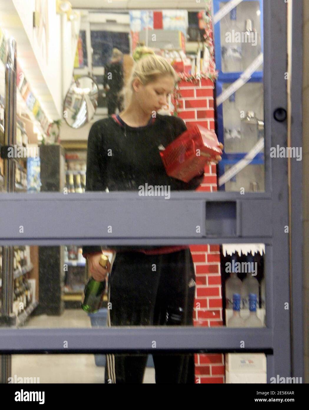 Russian tennis beauty anna kournikova hi-res stock photography and ...