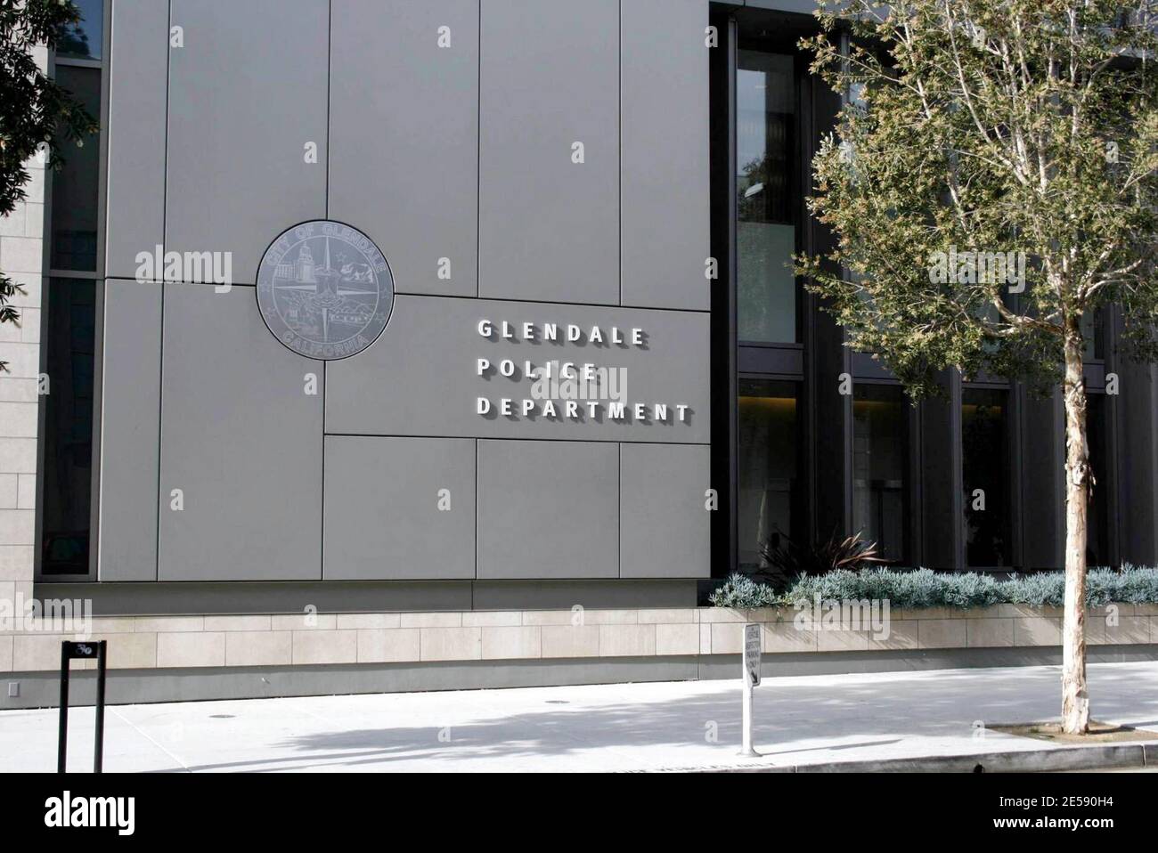 This is the Glendale City Jail where Kiefer Sutherland is currently ...