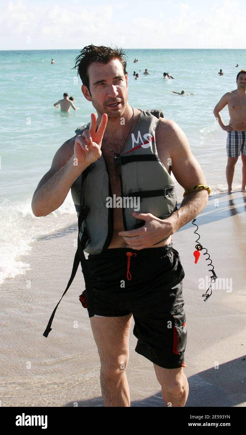 Exclusive!! Dylan McDermott spends a day on Miami Beach, FL. 12/31/07 ...