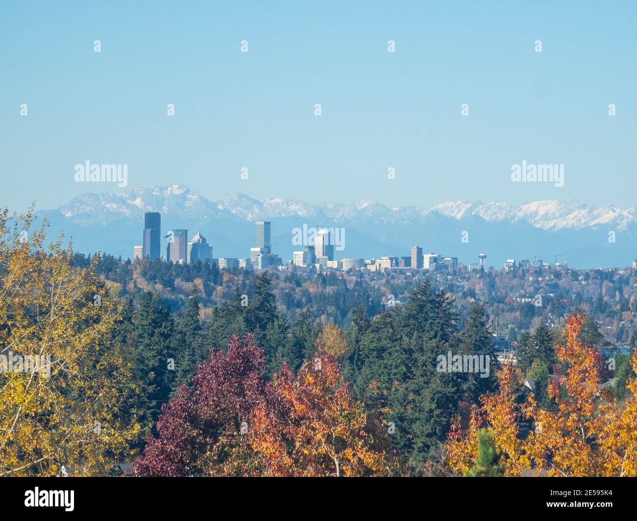 Seattle city cityscape urban sunny hi-res stock photography and images ...