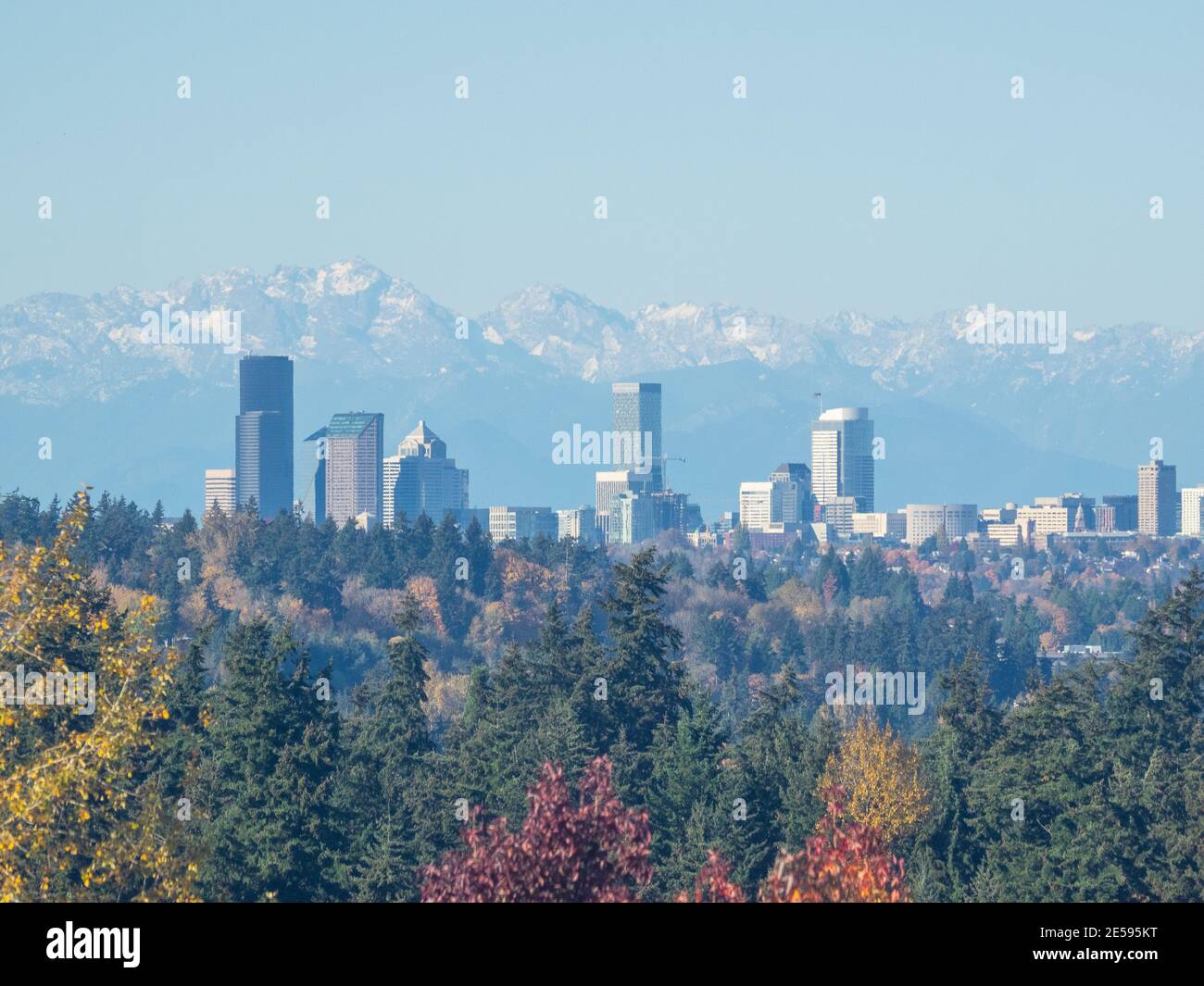 Skyline famous sunny hi-res stock photography and images - Alamy