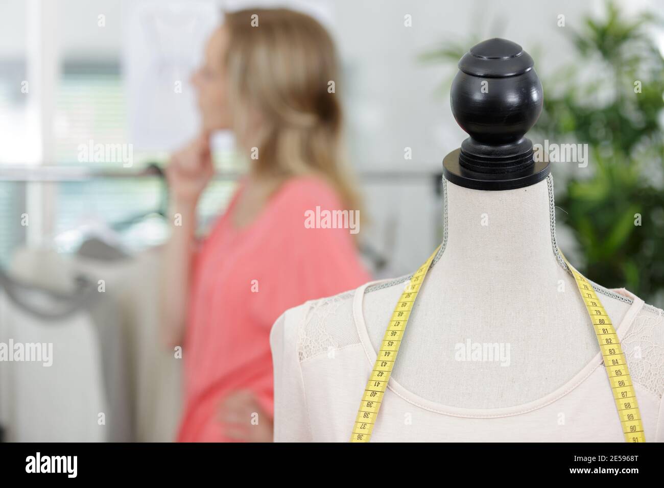 Tailors sewing model hi-res stock photography and images - Alamy