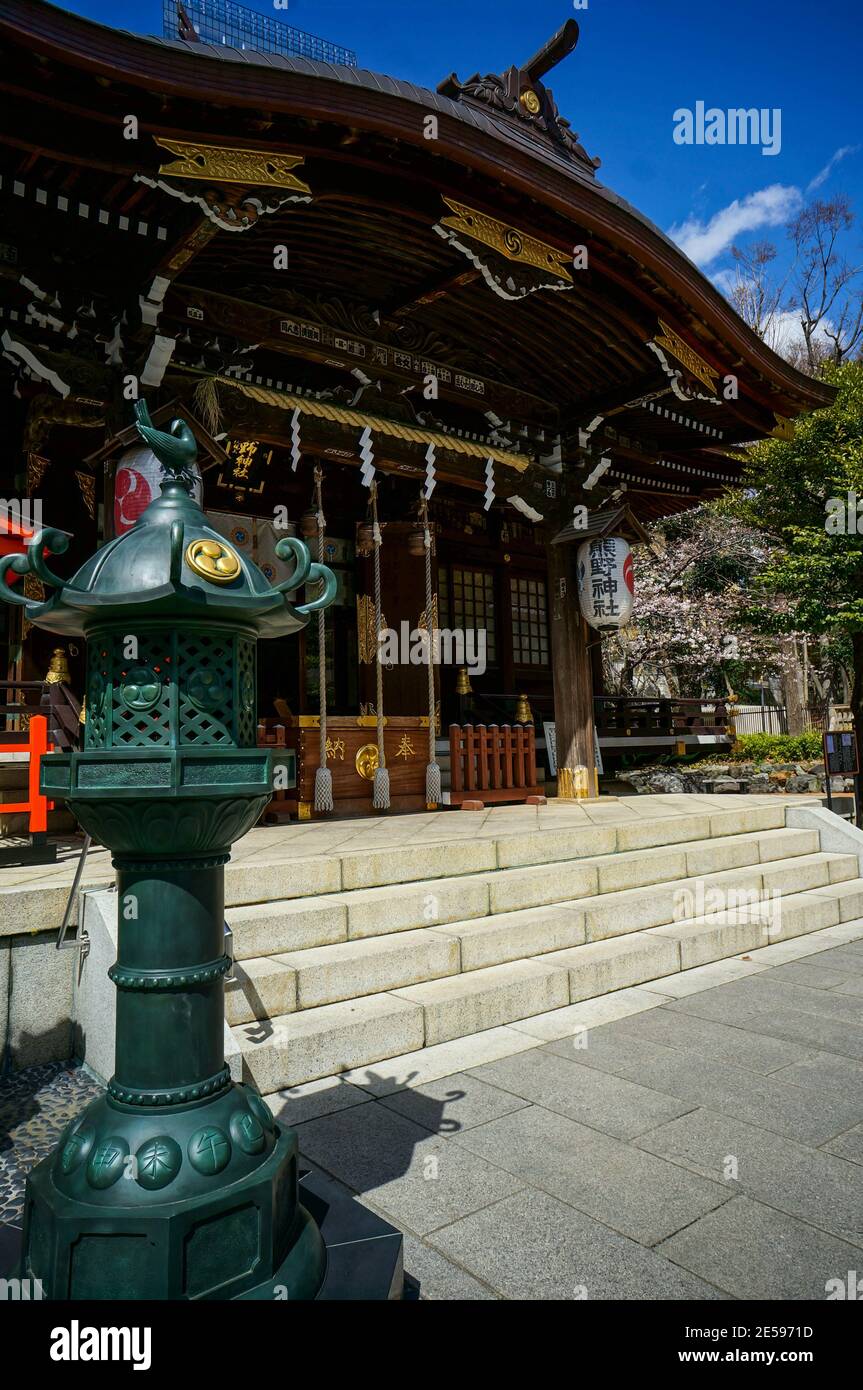 Japanese shrine hi-res stock photography and images - Alamy