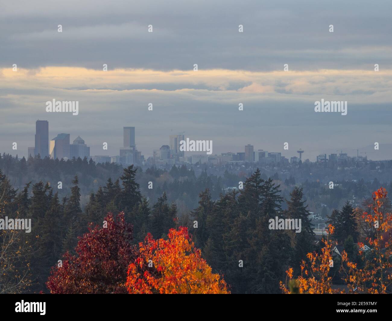 Seattle skyline day hi-res stock photography and images - Alamy