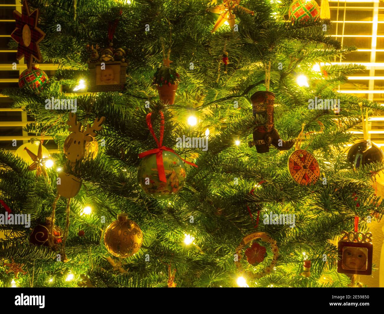 Christmas ornaments are decorations (usually made of glass, metal, wood ...