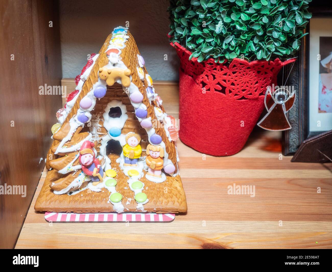 Witch’s house hansel and gretel hi-res stock photography and images - Alamy