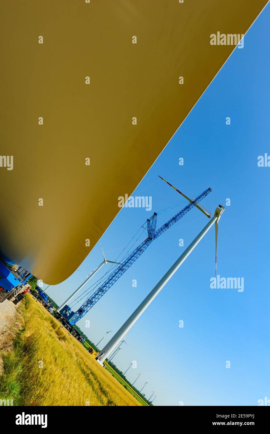 Wind turbine blade on truck hi-res stock photography and images - Alamy