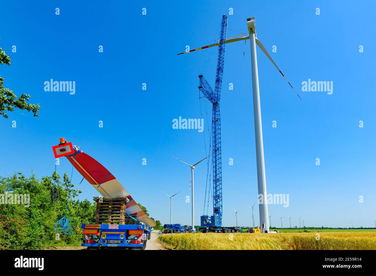 Wind turbine blade on truck hi-res stock photography and images - Alamy