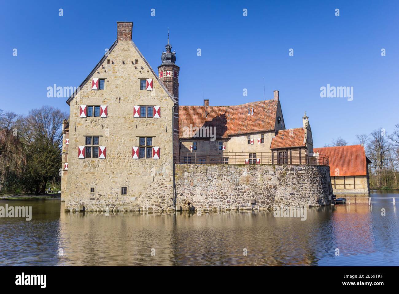 Vischering water castle in munsterland hi-res stock photography and ...
