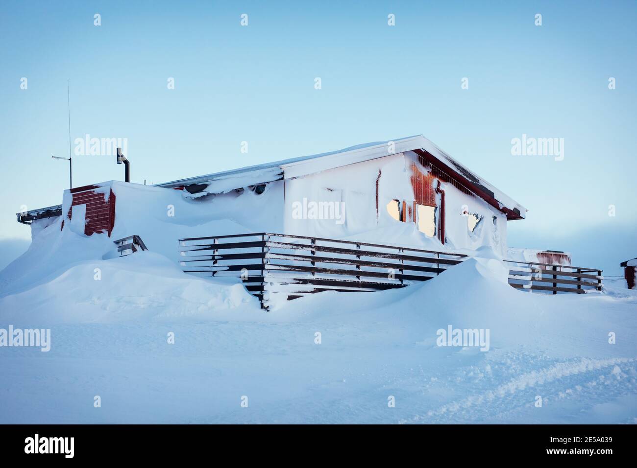 House covered in snow after a strong winter blizzard Stock Photo - Alamy
