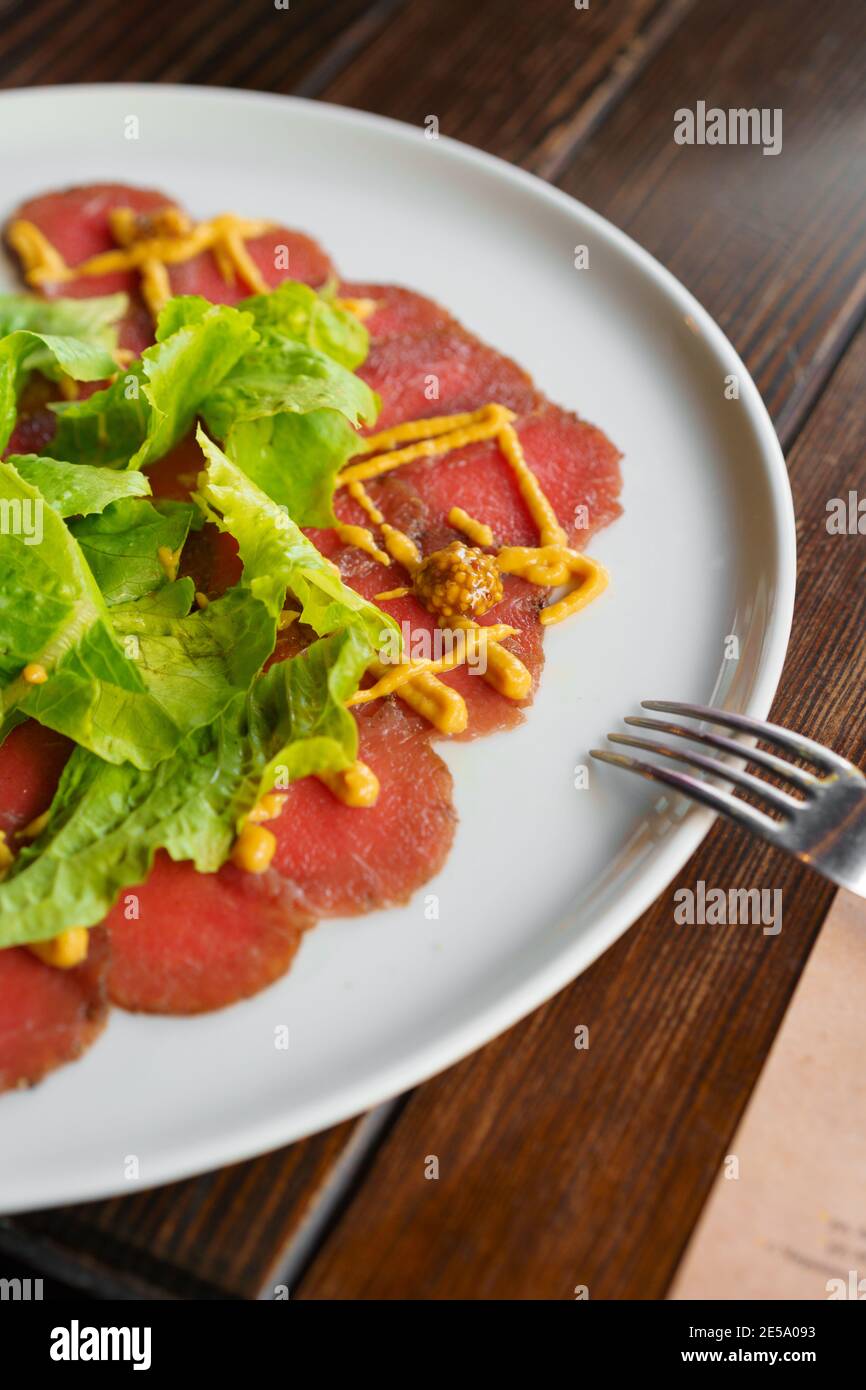Thinly sliced beef pieces hi-res stock photography and images - Alamy