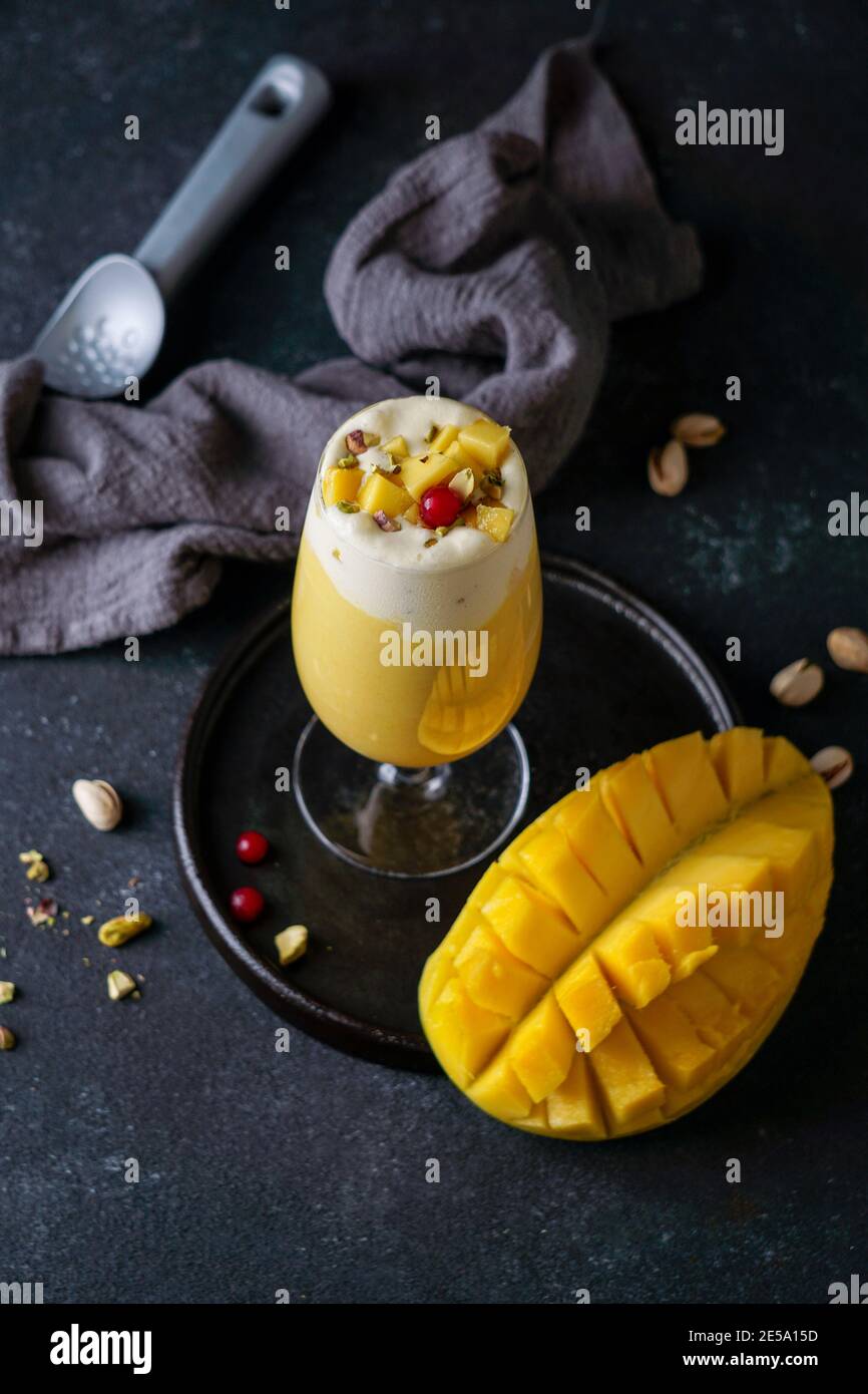 Mango Mastani, Pune's famous street food mango juice and ice cream ...