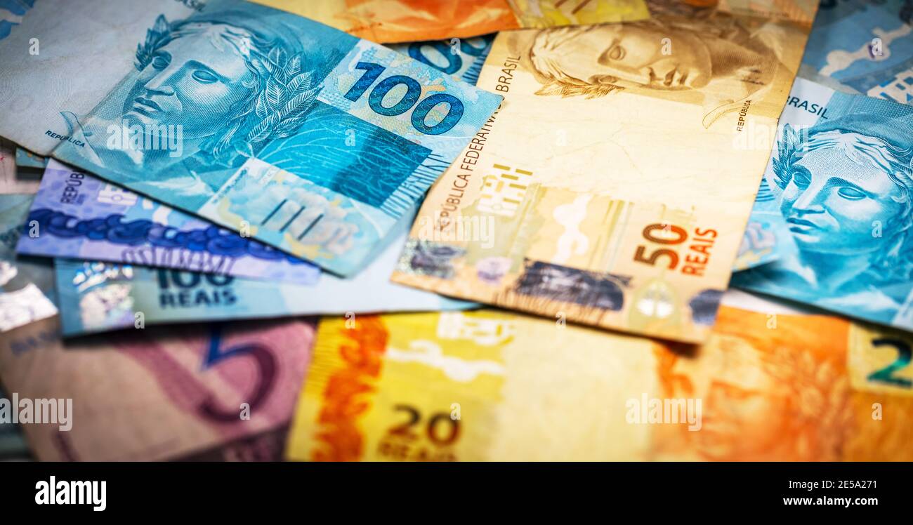 Panoramic shot of cash money of the currency of Brazil Stock Photo - Alamy
