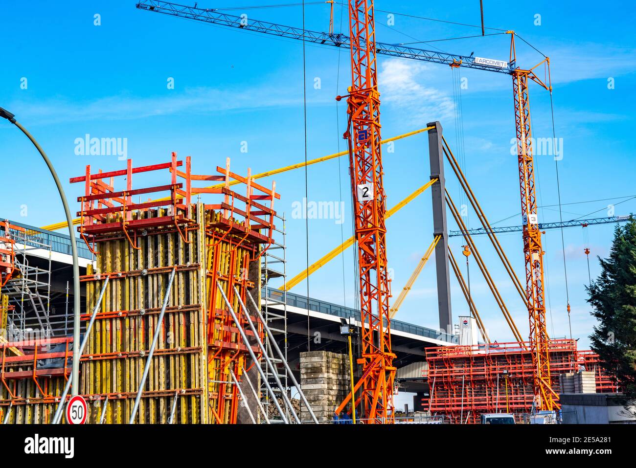 New construction of the Neuenkamp motorway bridge on the A40, over the ...
