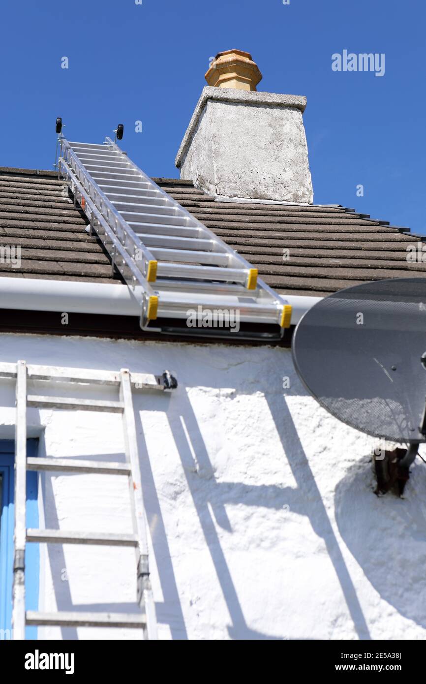 Roof ladder hi-res stock photography and images - Alamy