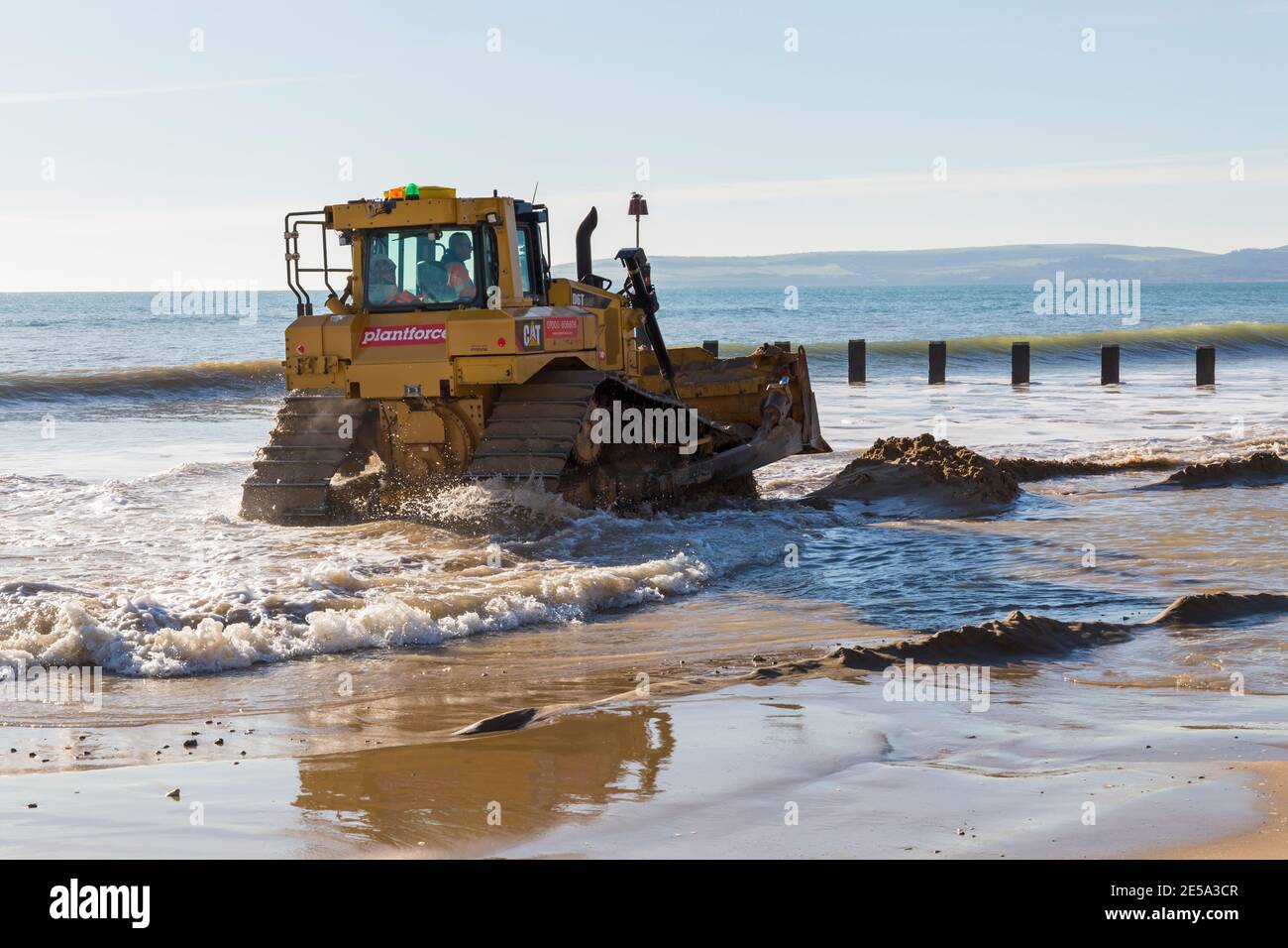 Crawler dozers hi-res stock photography and images - Alamy