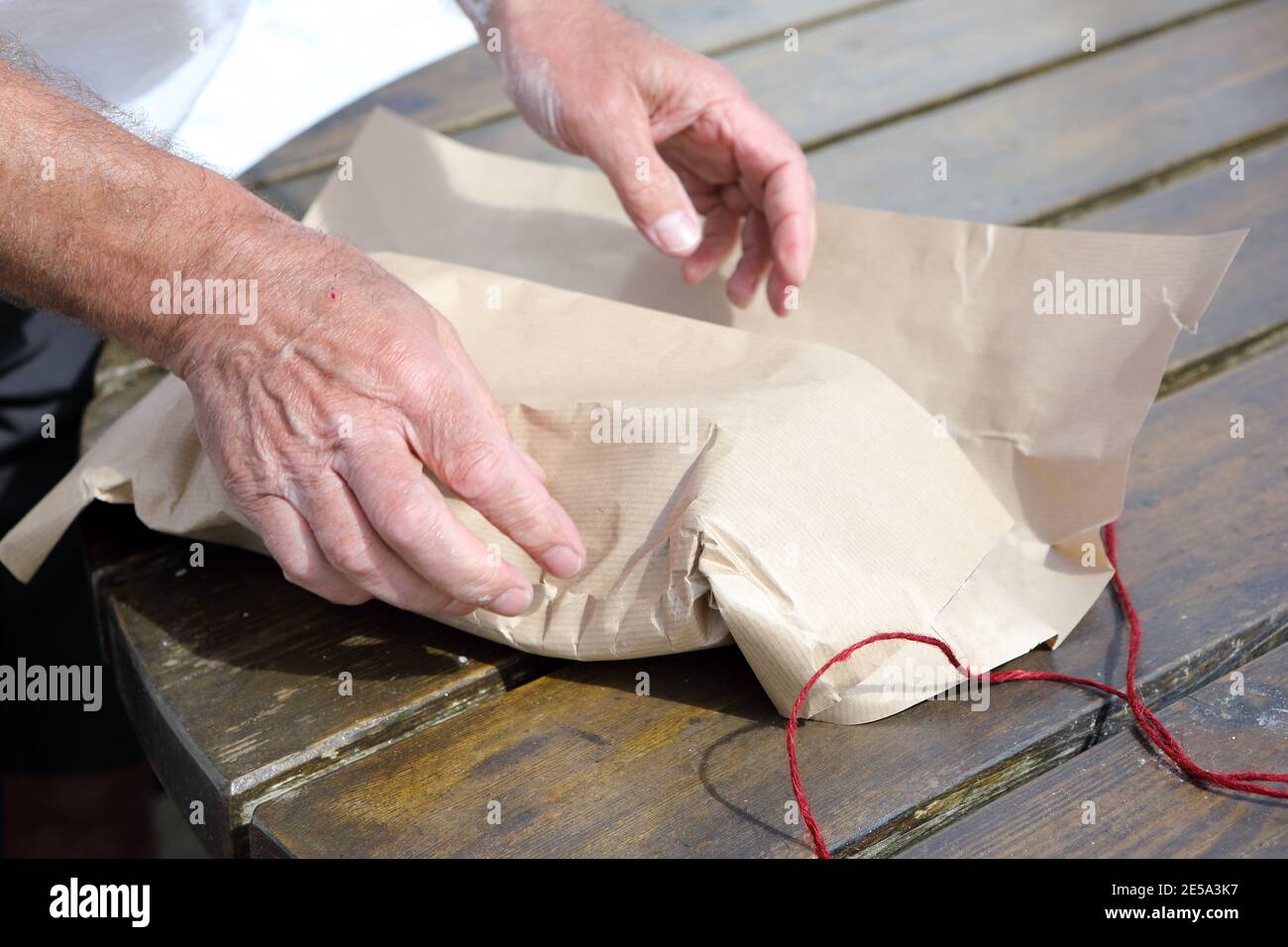 Unwrapping hi-res stock photography and images - Alamy