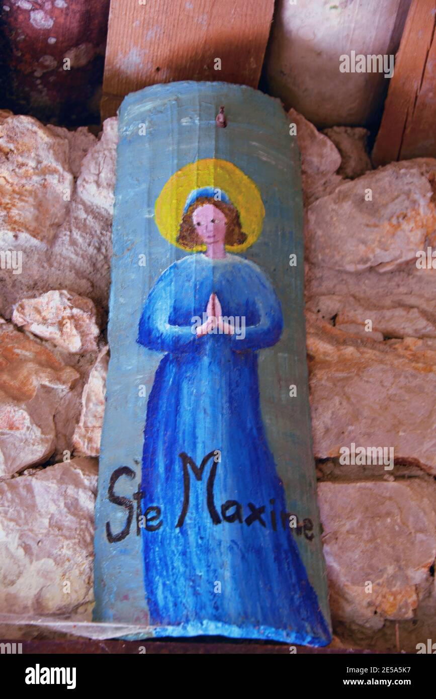 Blessed virgin mary paintings hi-res stock photography and images - Alamy