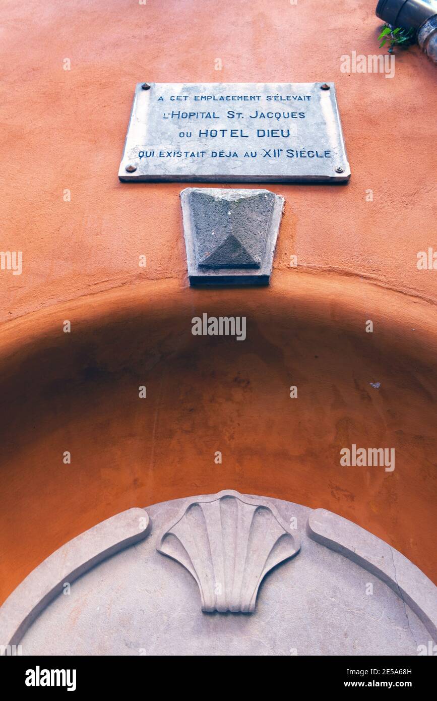 French hospital sign hi-res stock photography and images - Alamy