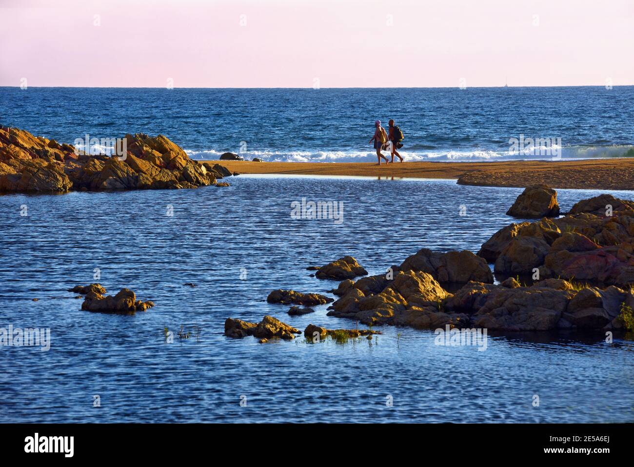 Two rocks beach hi-res stock photography and images - Alamy