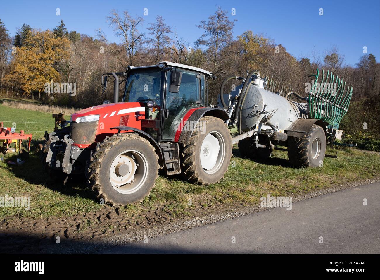 Slurry tanker hi-res stock photography and images - Alamy