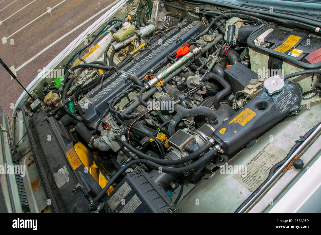 6 cylinder jaguar engine hi-res stock photography and images - Alamy