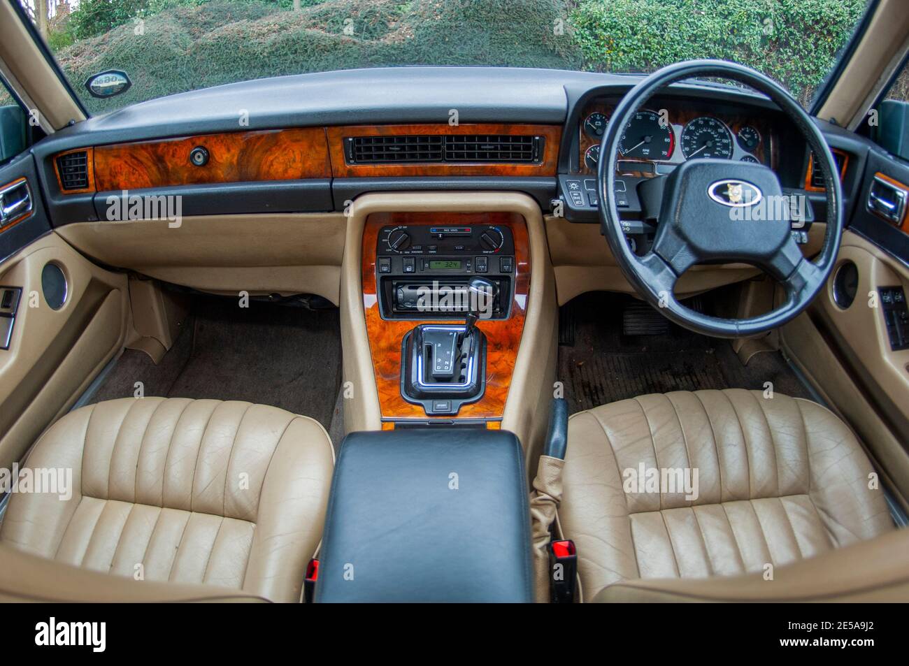 1988/1989 Jaguar XJ6 British luxury saloon car Stock Photo - Alamy